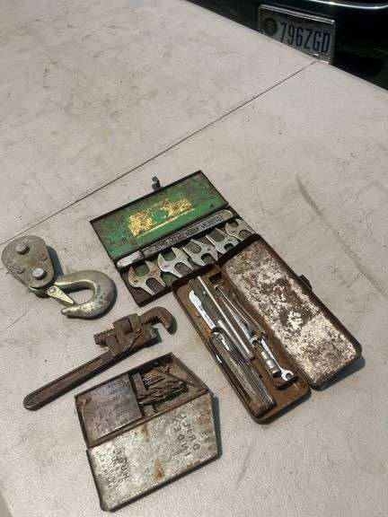 Vintage tool kit - Auction Ohio