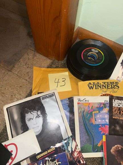 VINYL RECORDS 33 & 45's - Auction Ohio