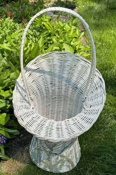 Large White Wicker Basket with Handle and Wide Base Design - Auction Ohio