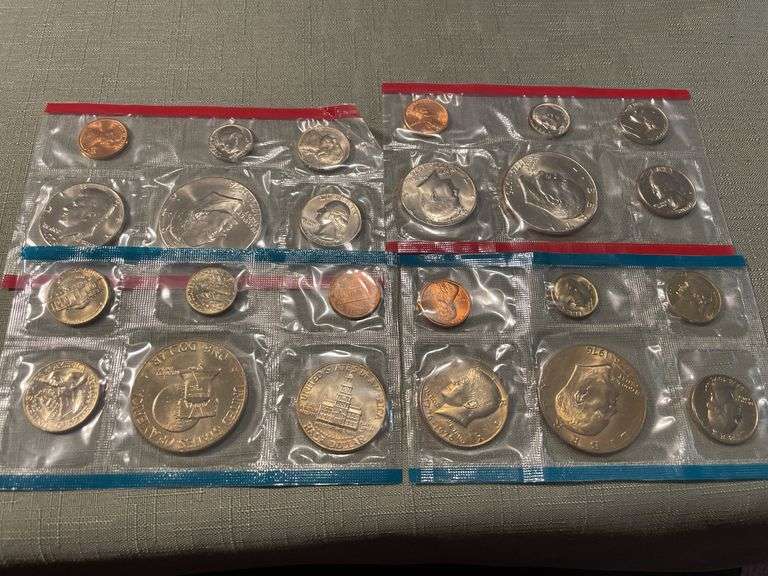 1976 US Mint Uncirculated Coin Sets - Auction Ohio