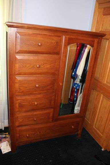 Chiffarobe Armoire - Auction Ohio