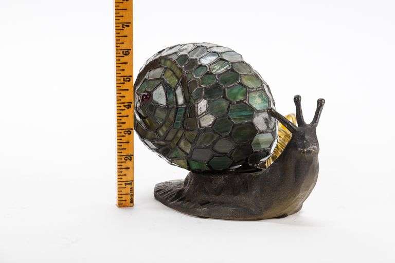 Stained Glass Style Snail Lamp - Auction Ohio