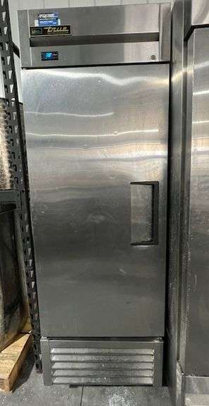 True T-23-HC Reach-in Solid Swing Door Refrigerator with Hydrocarbon ...