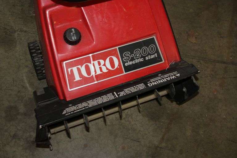 Toro S-200 Snow Shovel - Auction Ohio