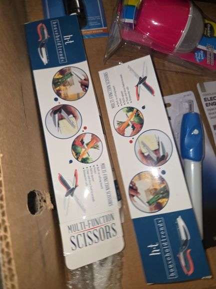 gutter scooper, scissors, flashlight, headphones - Auction Ohio