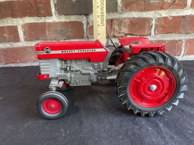 Ertl Massey-Ferguson 175 Model - Auction Ohio