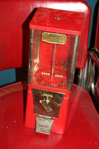 Vintage Candy Dispenser - Auction Ohio