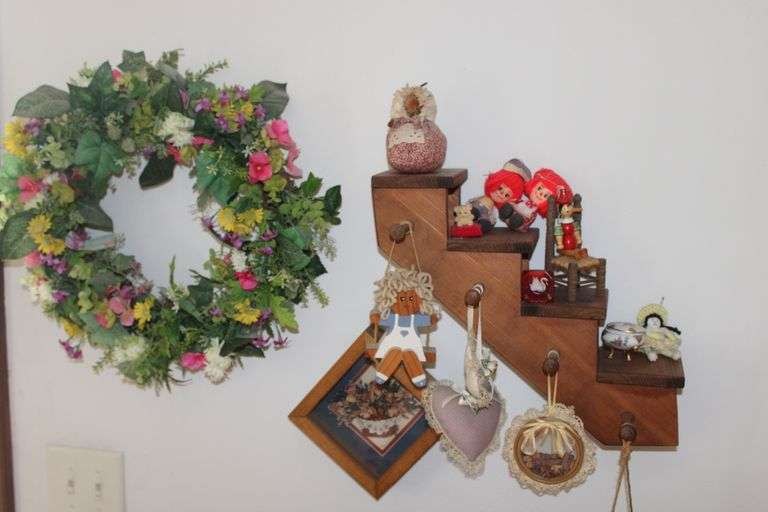 Rustic Wall Decor - Auction Ohio