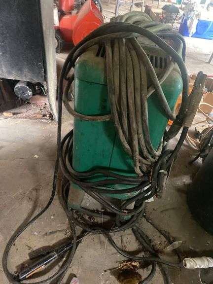 Older Model Welder On Cart - Auction Ohio