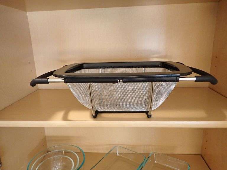 Pyrex Glass Dishes & KitchenAid Metal Strainer - Auction Ohio