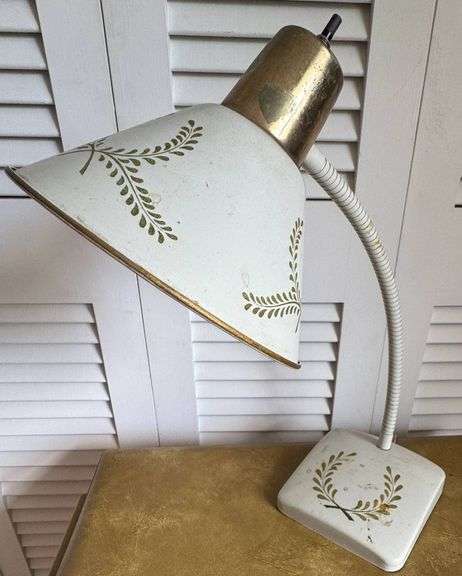 MCM Keystone Lamp Co. Laurel Leaf Desk Lamp - Auction Ohio