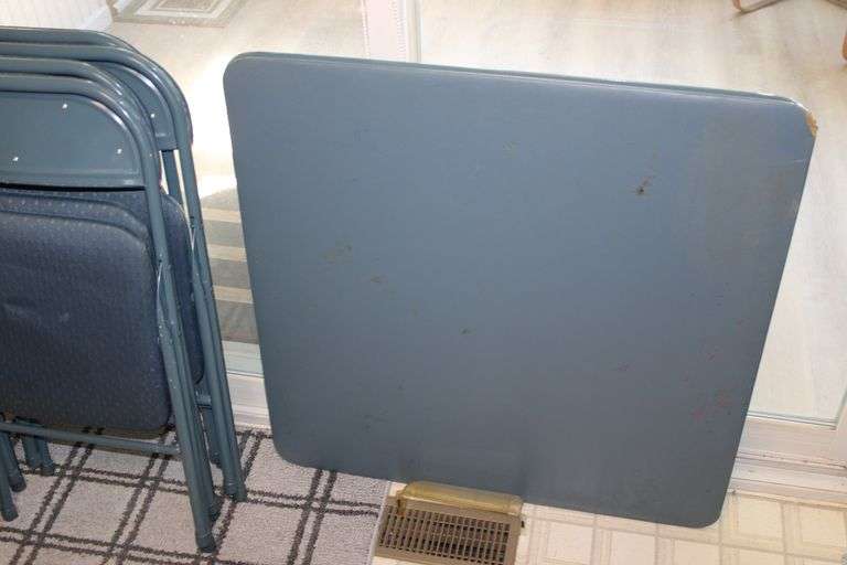 Folding Table With Chairs - Auction Ohio