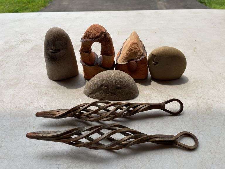 Collectible Rocks & Basket - Auction Ohio