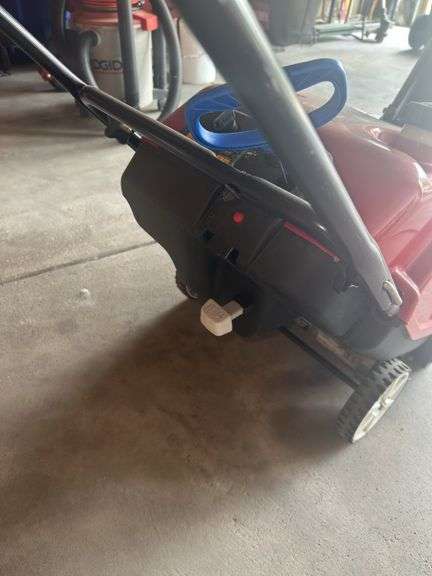 Toro snowblower -Very nice-model 721E - Auction Ohio