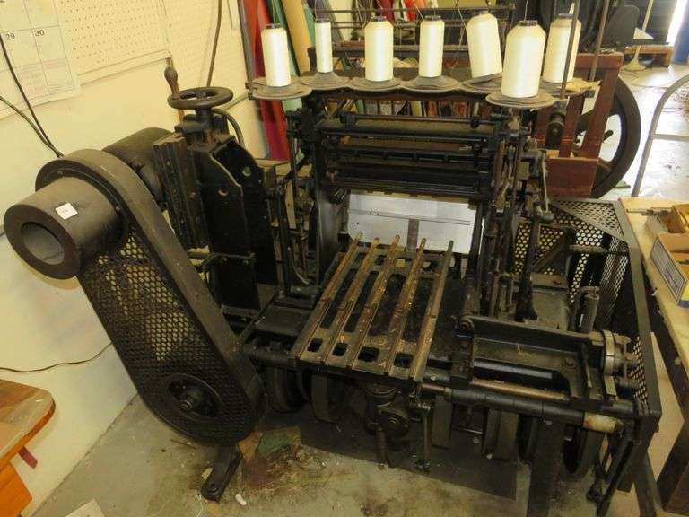 Over Sewing Machine - Auction Ohio