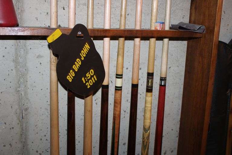 Pool Cues - Auction Ohio