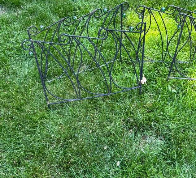 Decorative Metal Garden Border Panels with Green Accents - Auction Ohio