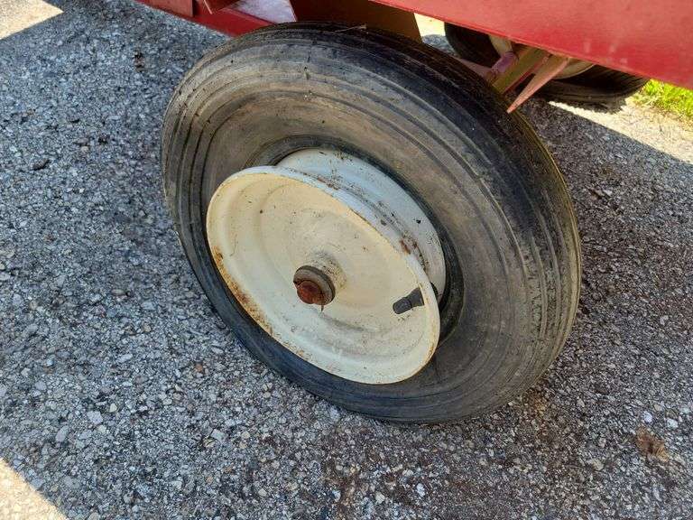 Red Devil Load Hog Pull Behind Dump Trailer - Auction Ohio