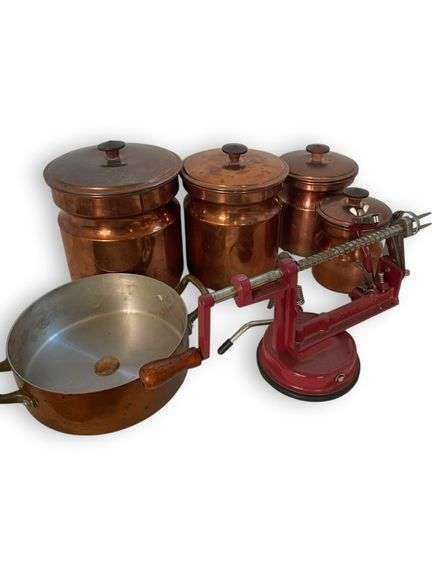 GROUP OF KITCHEN AND HOUSEHOLD ITEMS. - Auction Ohio