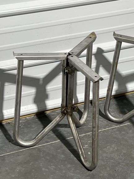 3 Tank Stands - Auction Ohio