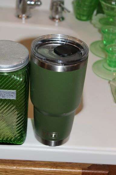 Yeti Beverage Cup & Glass Canister - Auction Ohio