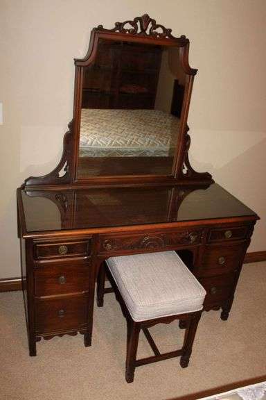 Gorgeous Traditional Furniture, Decor & Art! - Auction Ohio