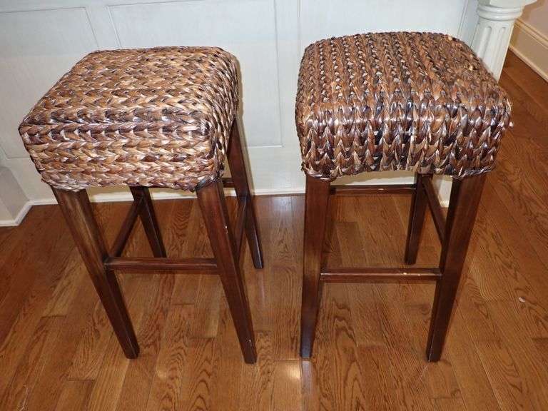 Matching Seagrass Backless Counter Stools - Auction Ohio