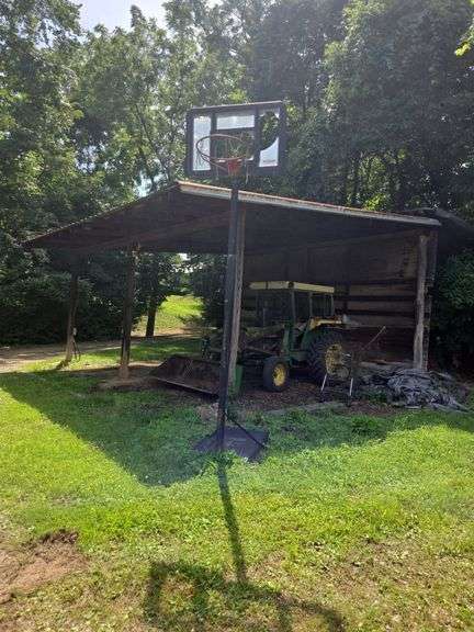 Portable basketball Pole and hoop. - Auction Ohio