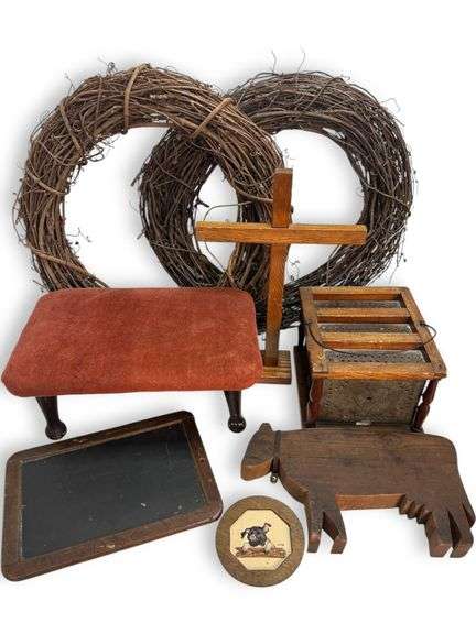 GROUP OF DECORATIVE AND FUNCTIONAL ITEMS. - Auction Ohio