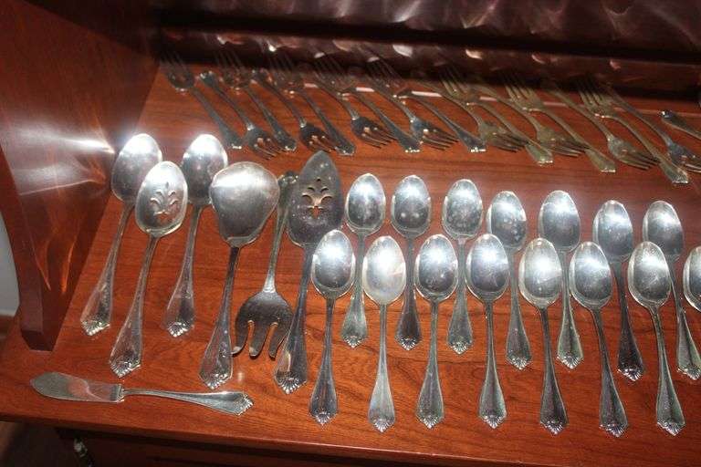 Silver Plate Flatware Set - Auction Ohio