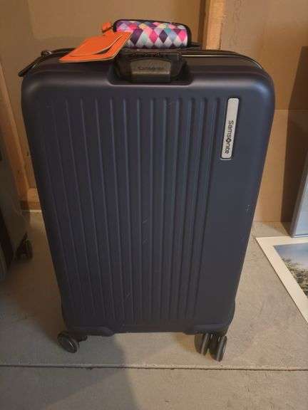 Samsonite Hard Shell Carry on - Auction Ohio