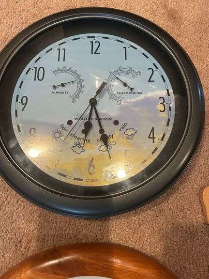 Rhythm Joyful Encore Clock, Bird Clock, Wooden Quartz Watch - Auction Ohio