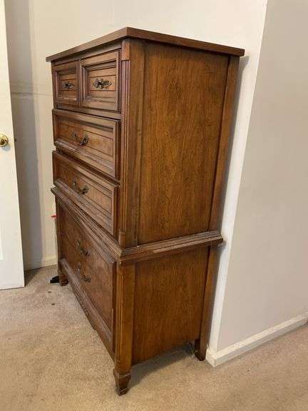 Dixie Chest Of Drawers - Auction Ohio