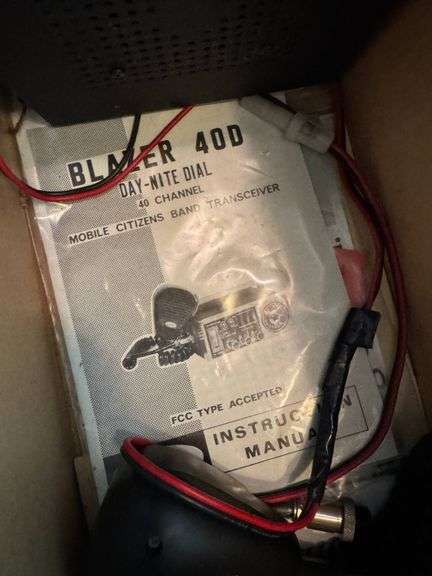 Courier Blazer 40D CB Radio with Microphone and Manual - Auction Ohio