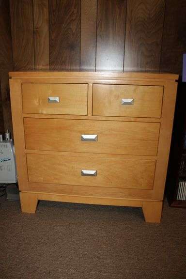 Maple Bedside Chest - Auction Ohio