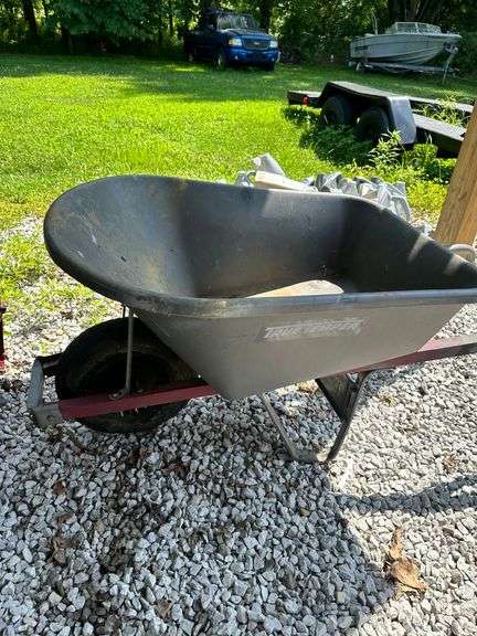 True Temper Wheelbarrow - Auction Ohio