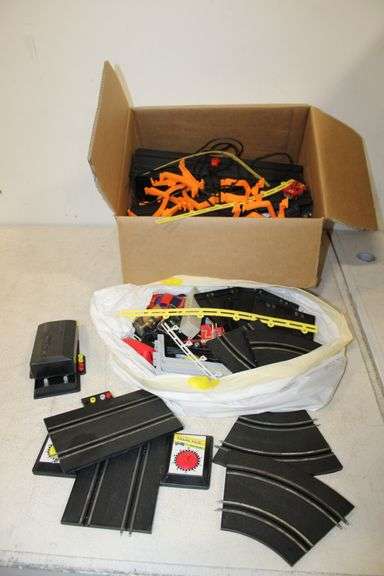 Grand Prix Electric Racecar Set - Auction Ohio