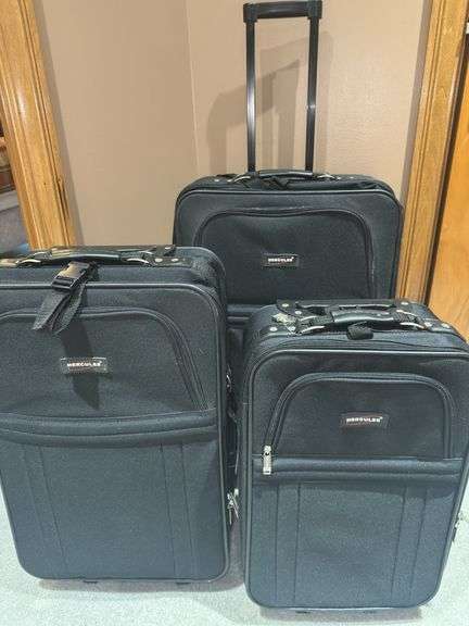 Hercules luggage set – wheeled - Auction Ohio