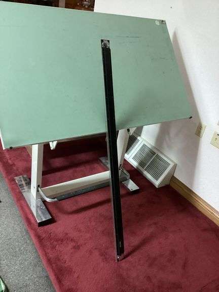 Arnal Neolt Professional Drafting Table – Made in Italy - Auction Ohio