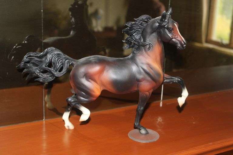 Breyer Huckleberry Bay Horse Figure - Auction Ohio