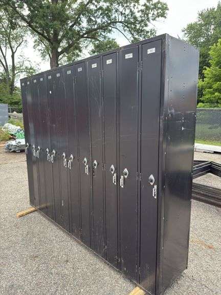 Lockers - Auction Ohio