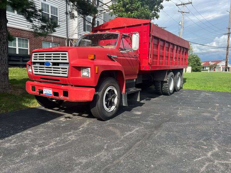 84 Ford Grain Truck - Auction Ohio