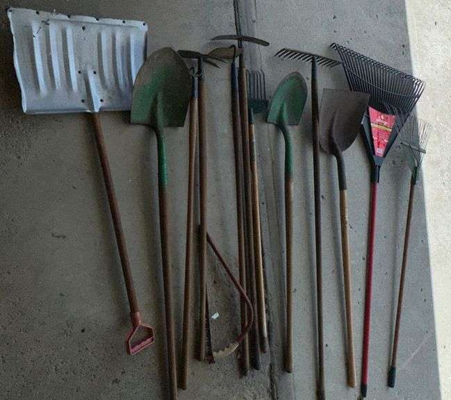 Long Handle Tools - Auction Ohio