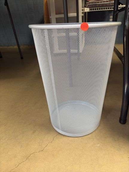 Large wire trash can/basket - Auction Ohio