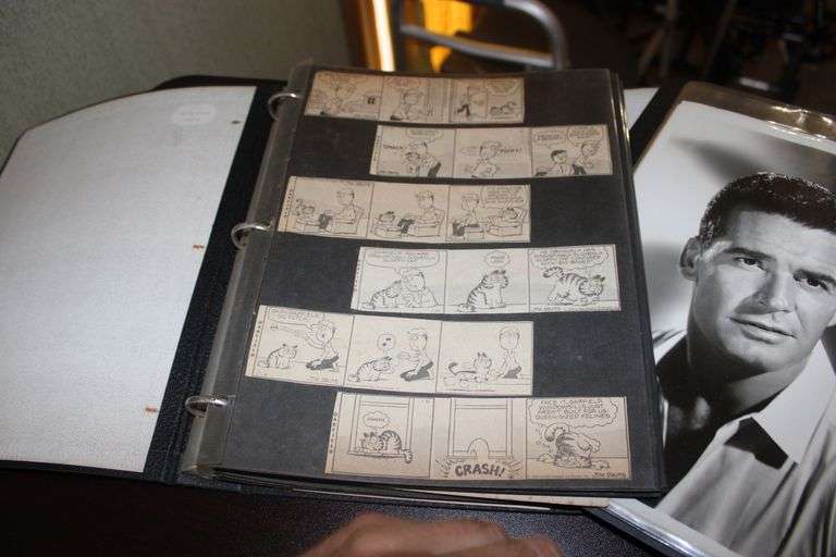 Western Actor Binder - Auction Ohio