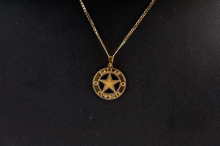 10k Gold Dallas Cowboys Necklace - Auction Ohio