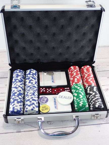 Complete AC DELCO Clay Poker Chip Set in Locking Metal Briefcase ...