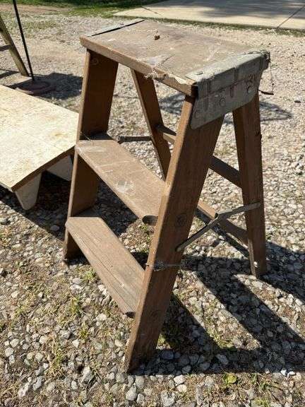 Wooden Step Ladder and Small Wooden Platform - Auction Ohio