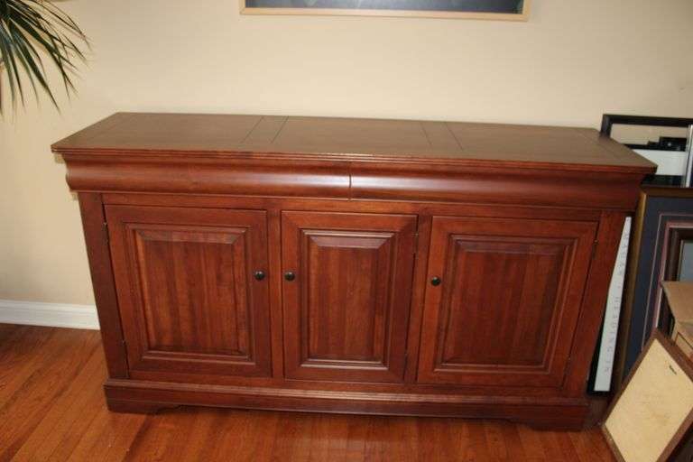 Cherry Buffet Cabinet - Auction Ohio