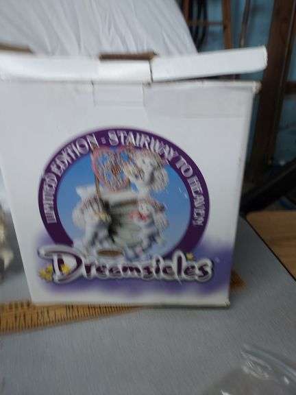 Large Dreamsicles Stairway To Heaven Figure In Box - Auction Ohio